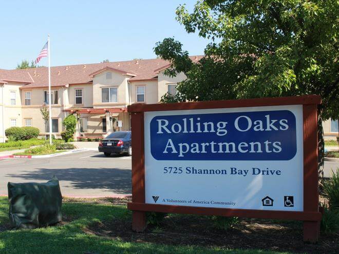 Rolling Oaks Senior Apartments | Rocklin, CA | VOANS